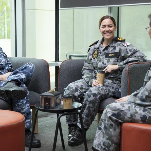 Ethical Leadership Guide: Definition, Qualities, Pros & Cons, Examples ...